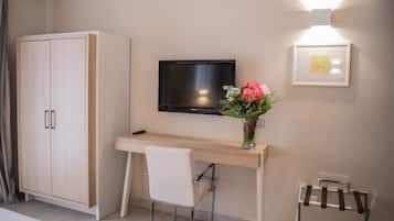 Quarto Duplo Superior | Minibar, cofre no quarto, secretária, quartos insonorizados