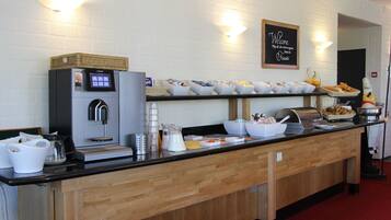 Pequeno-almoço tipo buffet diário (18.25 EUR por pessoa)