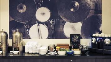 Pequeno-almoço tipo buffet diário (70.00 BRL por pessoa)