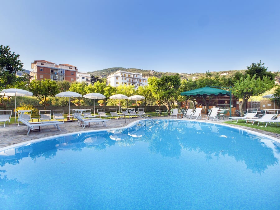 Piscina externa sazonal