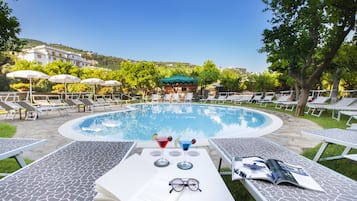 Piscina exterior sazonal