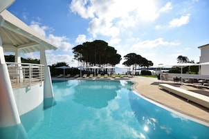 Piscina externa sazonal