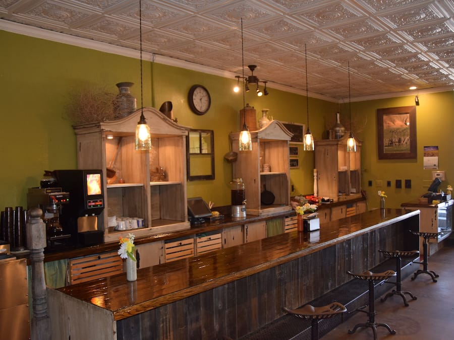 Pequenos-almoços, almoços e jantares servidos