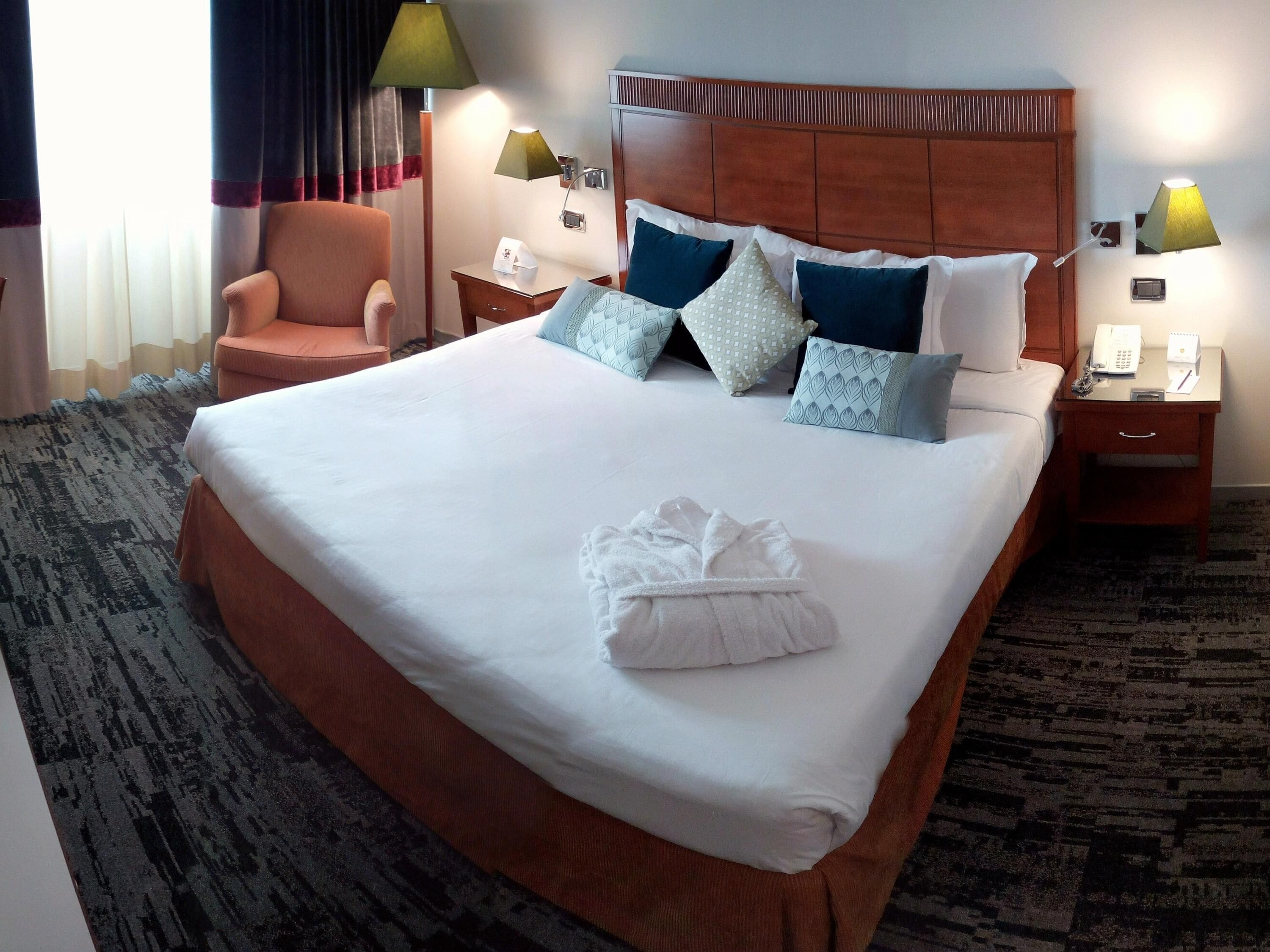 Quarto Superior, 1 cama de casal | Roupa de alta qualidade, minibar, cofre no quarto, secretária 