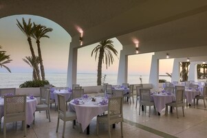 Café da manhã, almoço e jantar