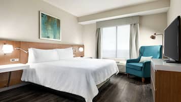 Suíte júnior, 1 cama King | Roupas de cama antialérgicas, escrivaninha