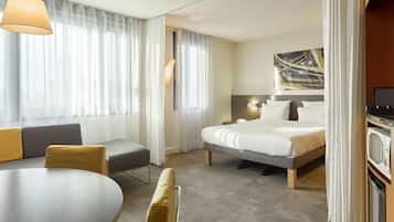 Quarto triplo, para não fumantes | Roupas de cama premium, frigobar (abastecido com itens grátis)