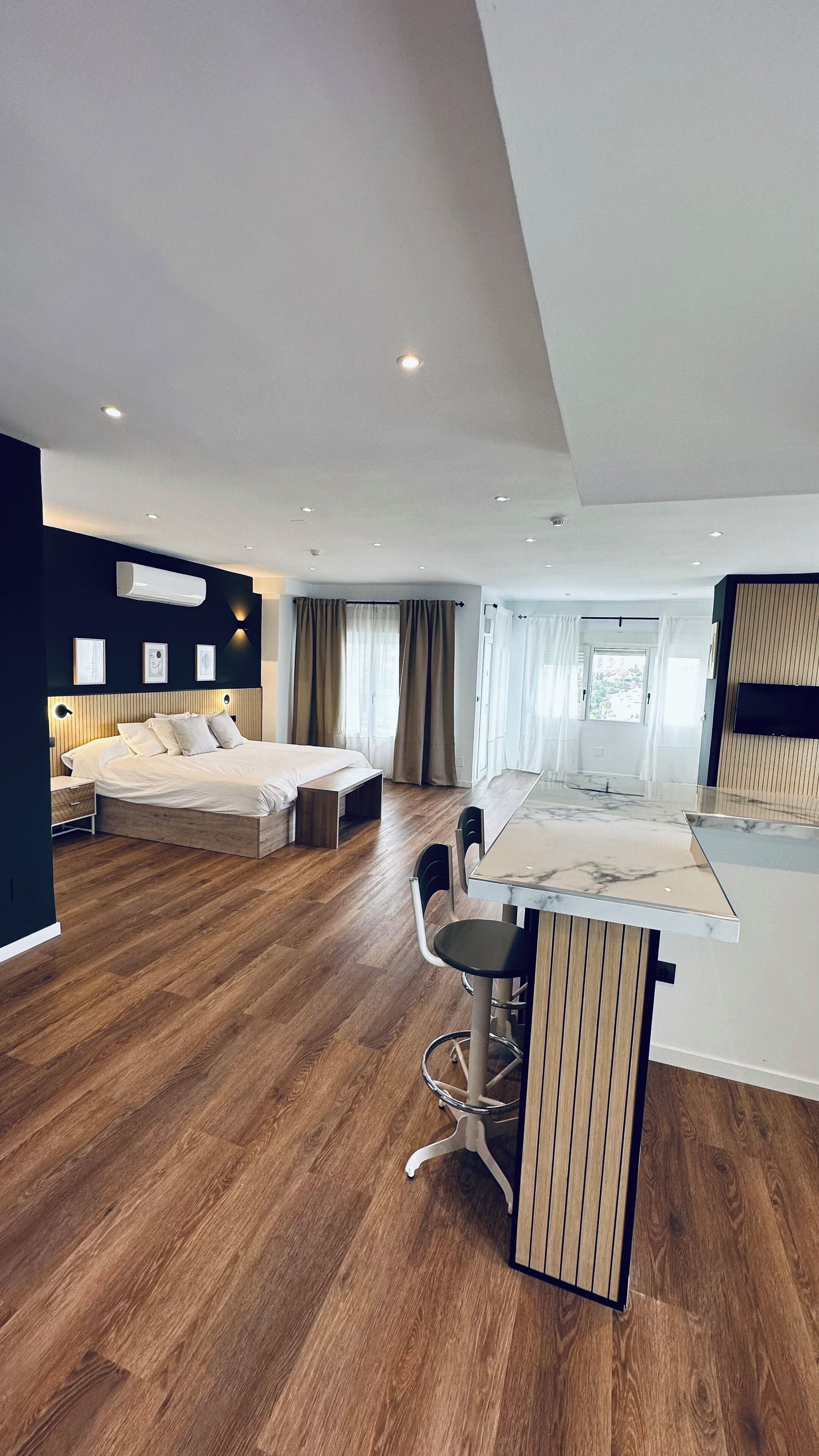 Suite-Estúdio Deluxe, 1 quarto, vista para o mar | Roupa hipoalergénica, cofre no quarto, cortinas/cortinados opacos 