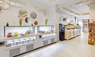 Café da manhã com buffet todos os dias mediante uma taxa