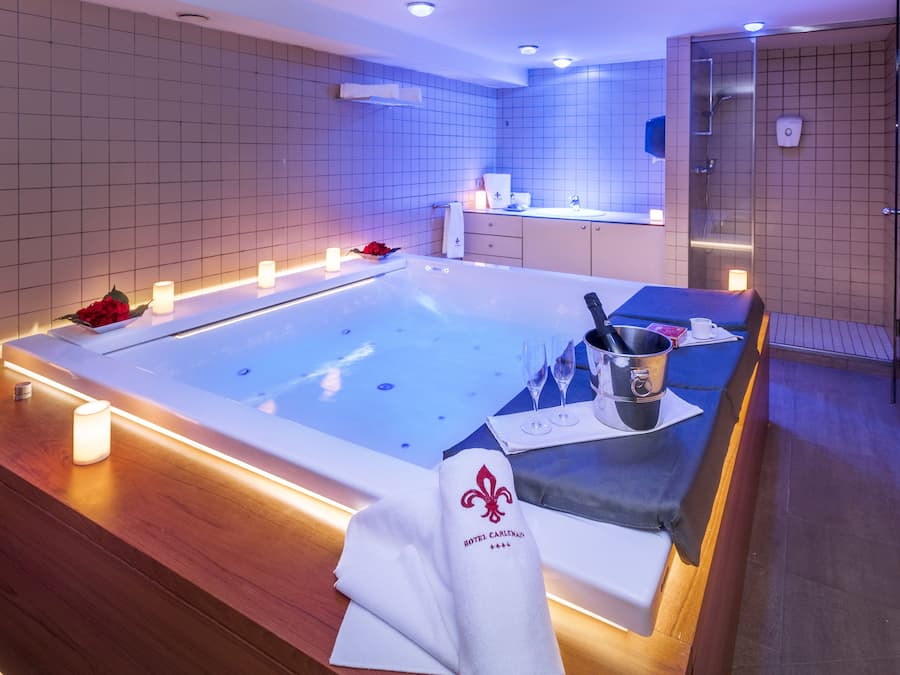 Sauna, banheira de hidromassagem, fontes termais/minerais, hammam