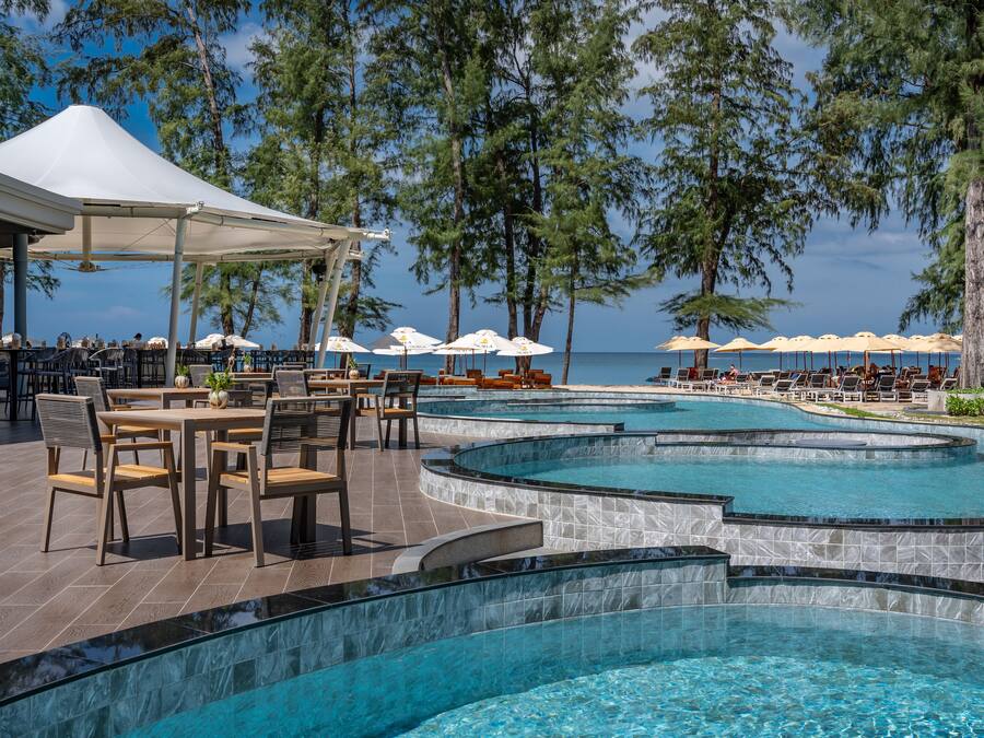 4 piscinas exteriores, espreguiçadeiras