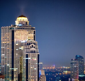 lebua at State Tower, Bangkok: Hotel Reviews, Rooms & Prices | Hotels.com