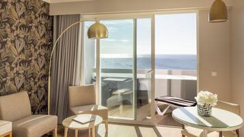 Quarto Duplo ou Twin Superior, varanda, vista para o mar | Minibar, cofre no quarto, cortinas/cortinados opacos, Wi-fi grátis