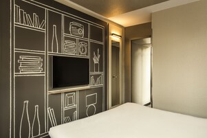 Secretária, cortinas/cortinados opacos, quartos insonorizados 