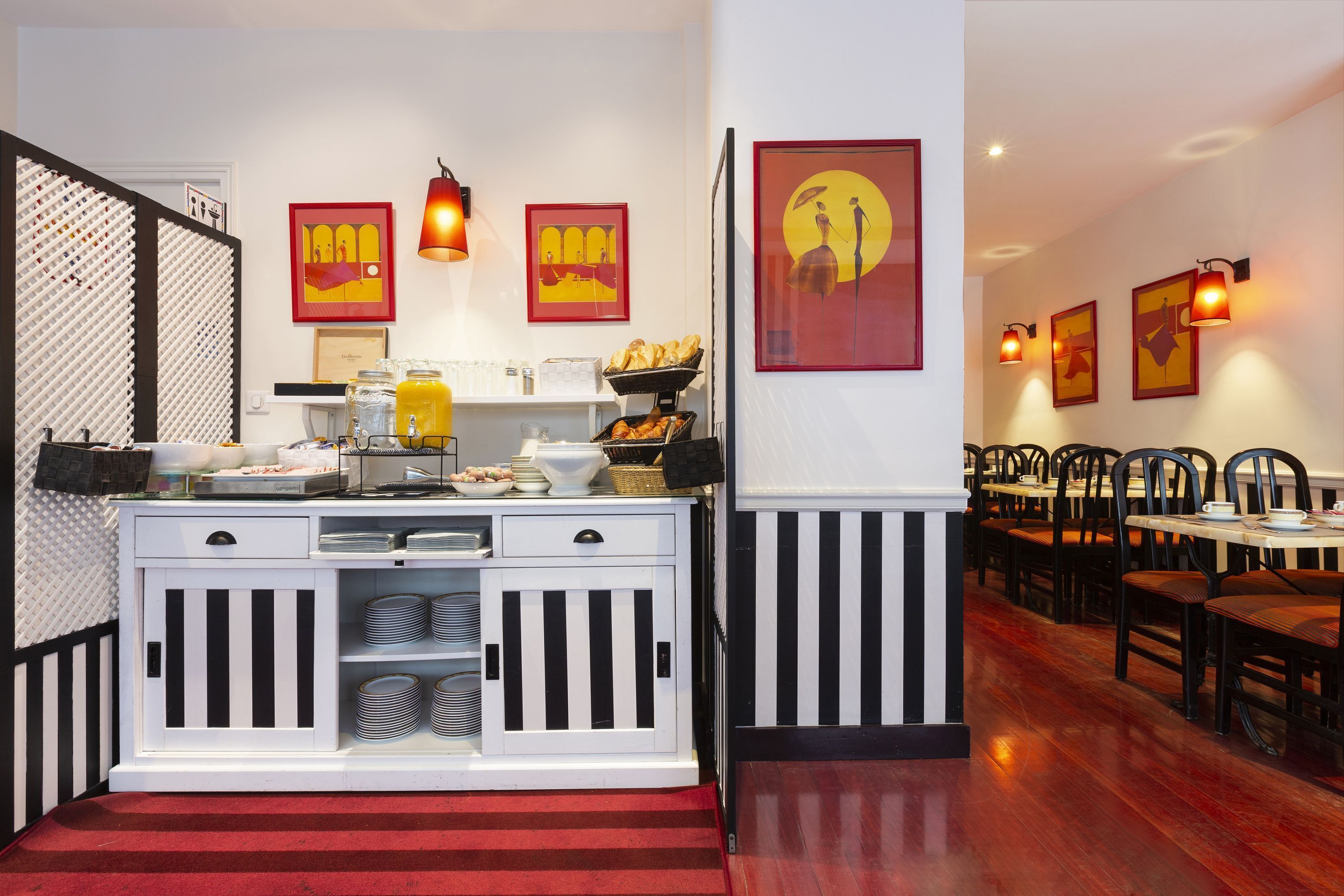 Pequeno-almoço tipo buffet diário (10 EUR por pessoa) 