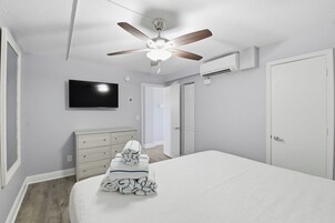 Apartamento Premium em Condomínio Fechado | Secretária, secretária adequada para computadores portáteis 