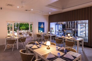 Café da manhã, almoço e jantar