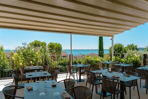 Café da manhã, almoço e jantar
