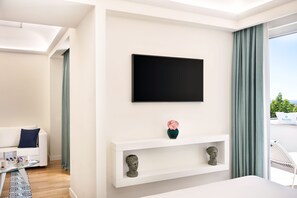 Roupa de alta qualidade, camas de colchão viscoelástico, minibar 