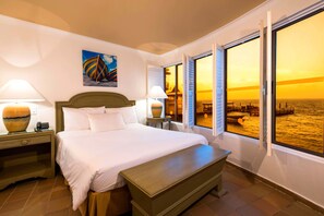 Quarto standard | Cofres nos quartos, cortinas blackout, roupa de cama