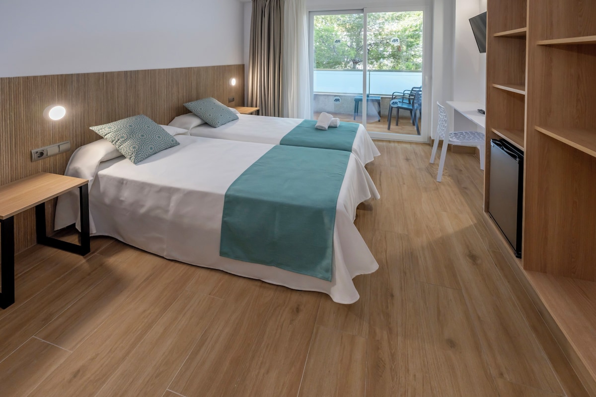 Quarto Duplo Standard, varanda | Cofre no quarto, secretária, quartos insonorizados, Wi-fi grátis 