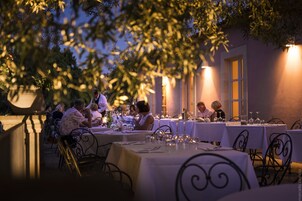 Pequenos-almoços, almoços, jantares servidos, cozinha italiana 