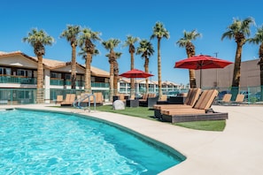 Piscina externa sazonal