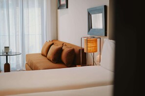 Cofre no quarto, secretária 