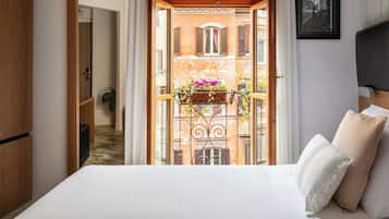 Double Standard Room with Balcony | Minibar, cofre no quarto, secretária, Wi-fi grátis