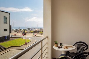 Quarto Twin, vista parcial para o oceano | Vista da varanda