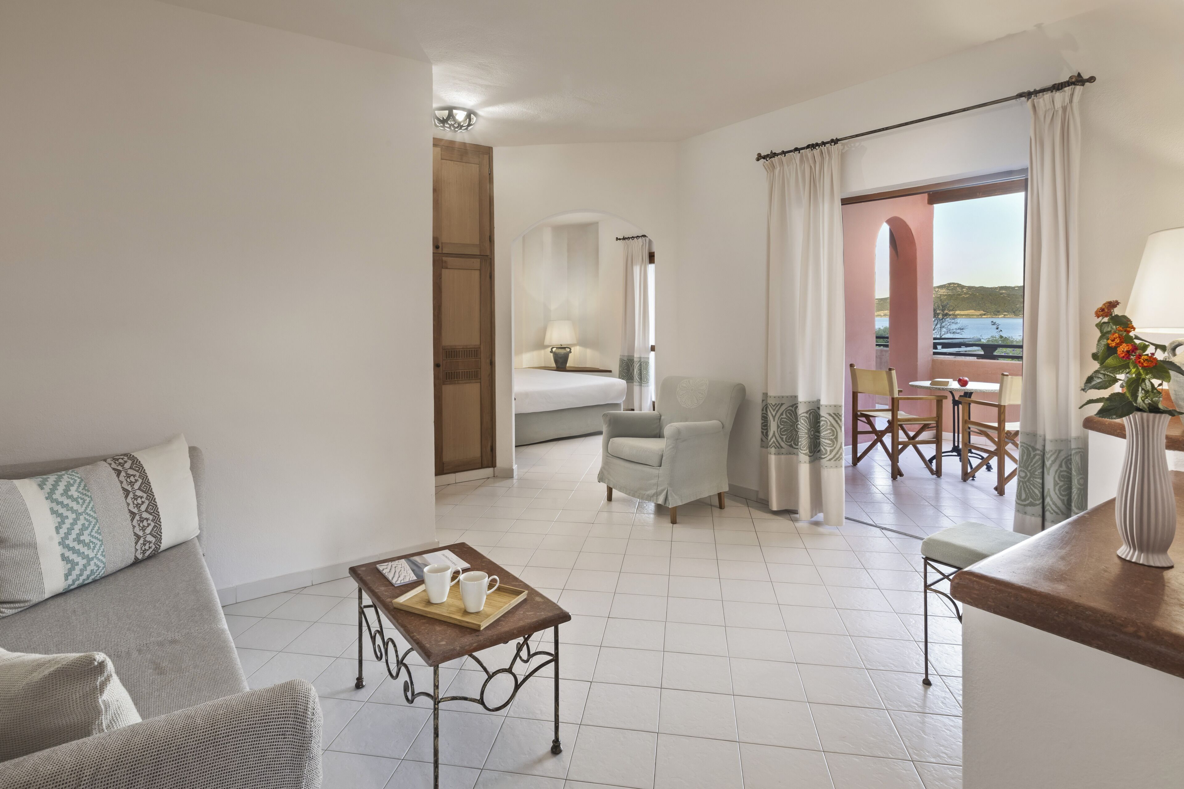 Suite-Estúdio Júnior, vista para o mar | Minibar, cofre no quarto, secretária, berços/camas para crianças grátis 