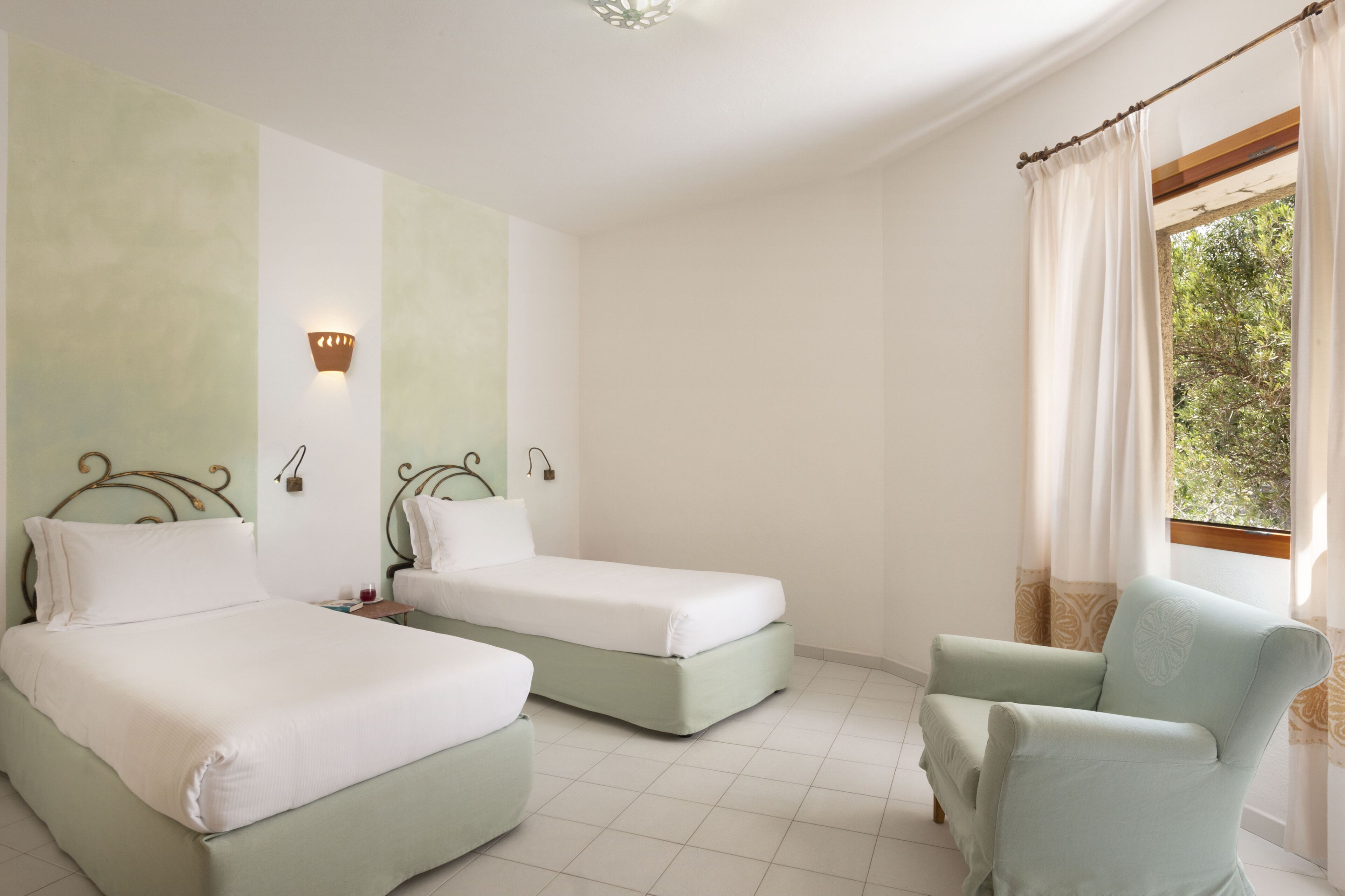 Suite Sénior, vista para o mar | Minibar, cofre no quarto, secretária, berços/camas para crianças grátis 