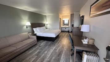 Quarto standard, 1 cama King e sofá-cama, para não fumantes | Wi-Fi de cortesia, roupa de cama, despertadores