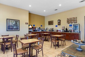 Café da manhã continental grátis