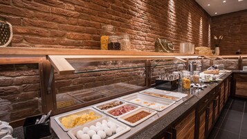 Café da manhã, almoço e jantar