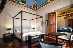 Cofre no quarto, secretária, Wi-fi grátis