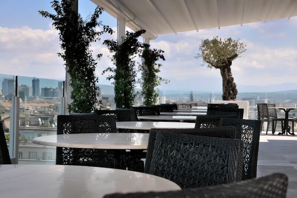 Pequenos-almoços, almoços e jantares servidos