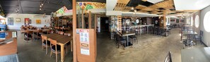 2 restaurantes, pequenos-almoços servidos 
