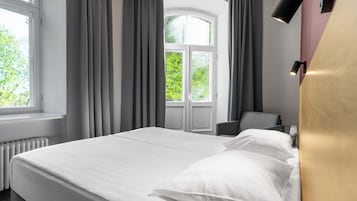 Comfort Double or Twin room | Frigobar, escrivaninha, espaço de trabalho para notebook