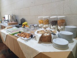 Café da manhã continental grátis todos os dias