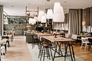 Pequenos-almoços, almoços, jantares servidos, cozinha internacional 