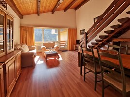 Televisor de 40 polegadas com canais via satélite 