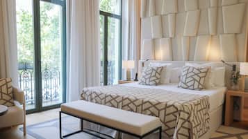 Presidential Suite | Roupa de alta qualidade, minibar, cofre no quarto, secretária