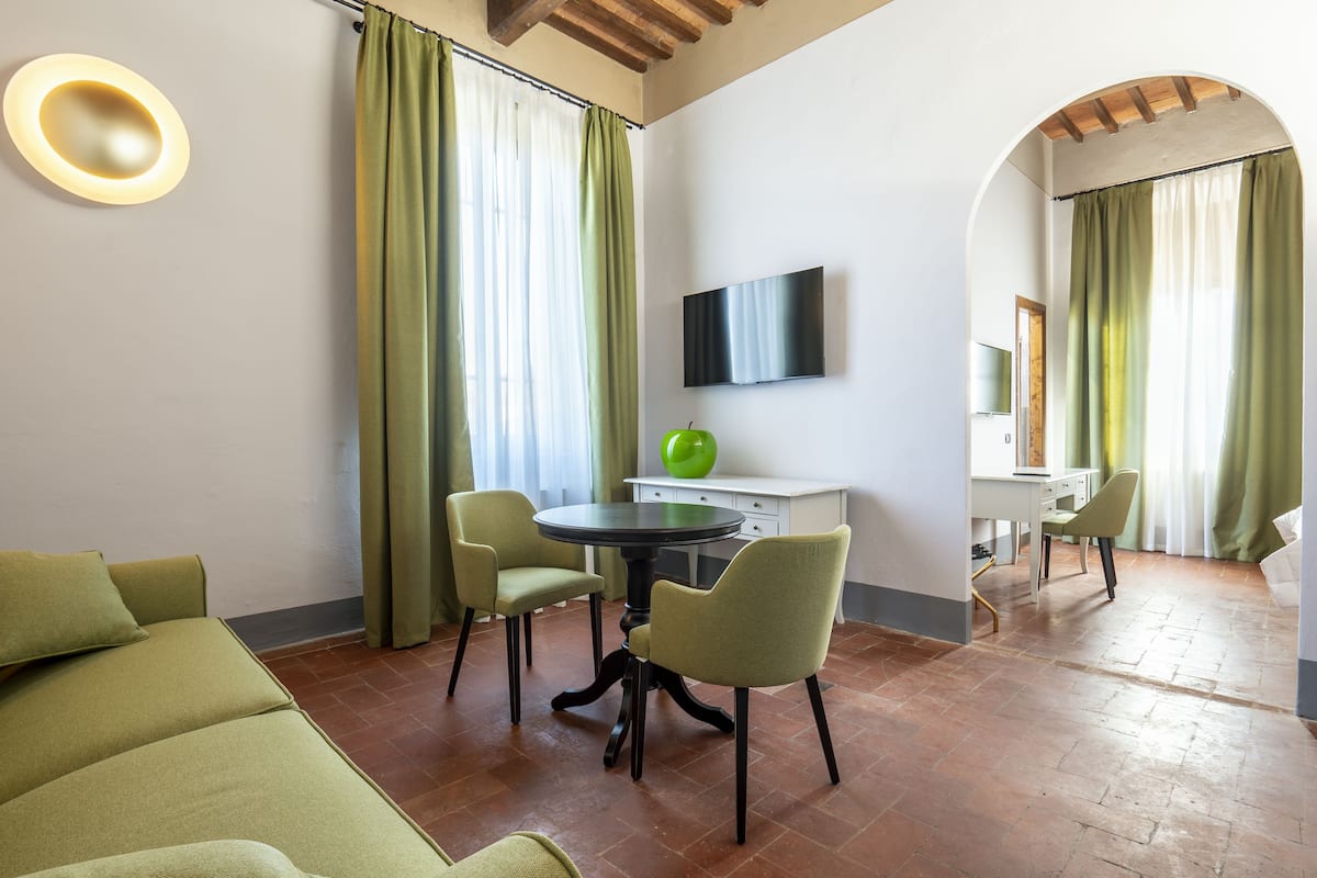 Suite | Cofre no quarto, secretária, Wi-fi grátis, roupa de cama fornecida