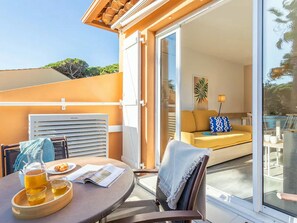 Appartement 4 personnes - 1 chambre - Terrasse/balcon - Vue jardin - Rénové - Climatisé | Terraço/pátio interior