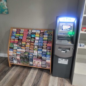 Caixa multibanco/serviços bancários no local