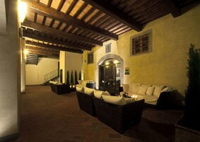 Área de estar no saguão