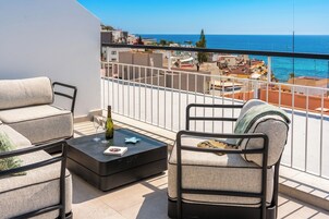 Quarto duplo superior, vista para o mar | Terraço/pátio