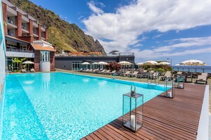 Piscina interior, piscina exterior