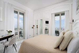 Quarto casal, sacada, vista para o mar (Panoramic) | Roupas de cama premium, frigobar, cofres nos quartos, escrivaninha